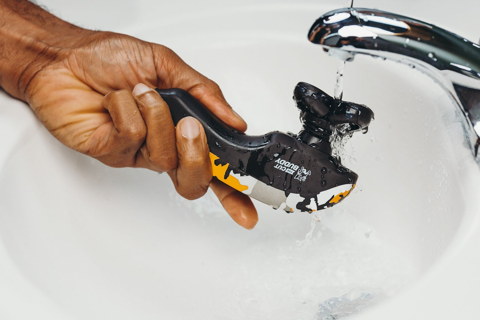 How To Clean Your Shaver During and After Shaving | The Cut Buddy